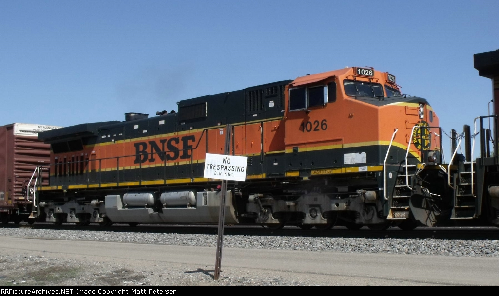 BNSF 1026